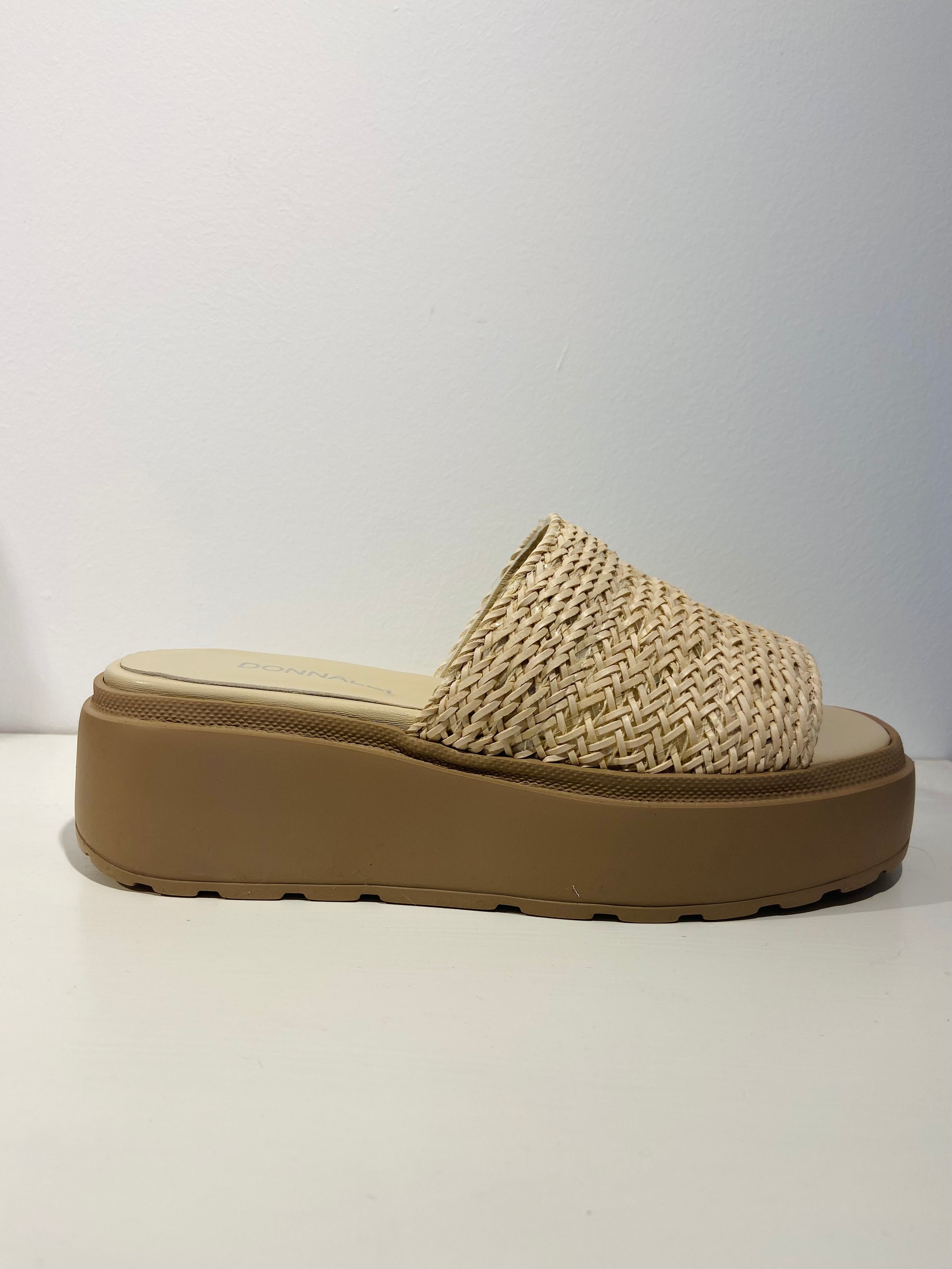 Platform raffia slider – ODYL design